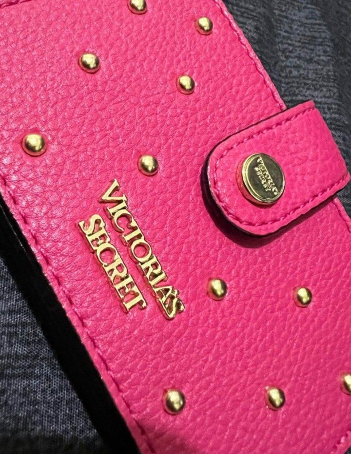 Victoria's Secret expandable card holder, Luxury, Bags & Wallets on ...