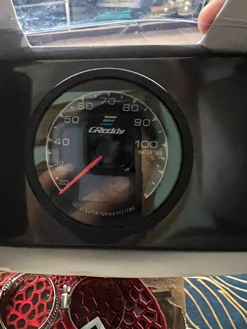 WATER TEMPERATURE GREEDY, Auto Accessories on Carousell