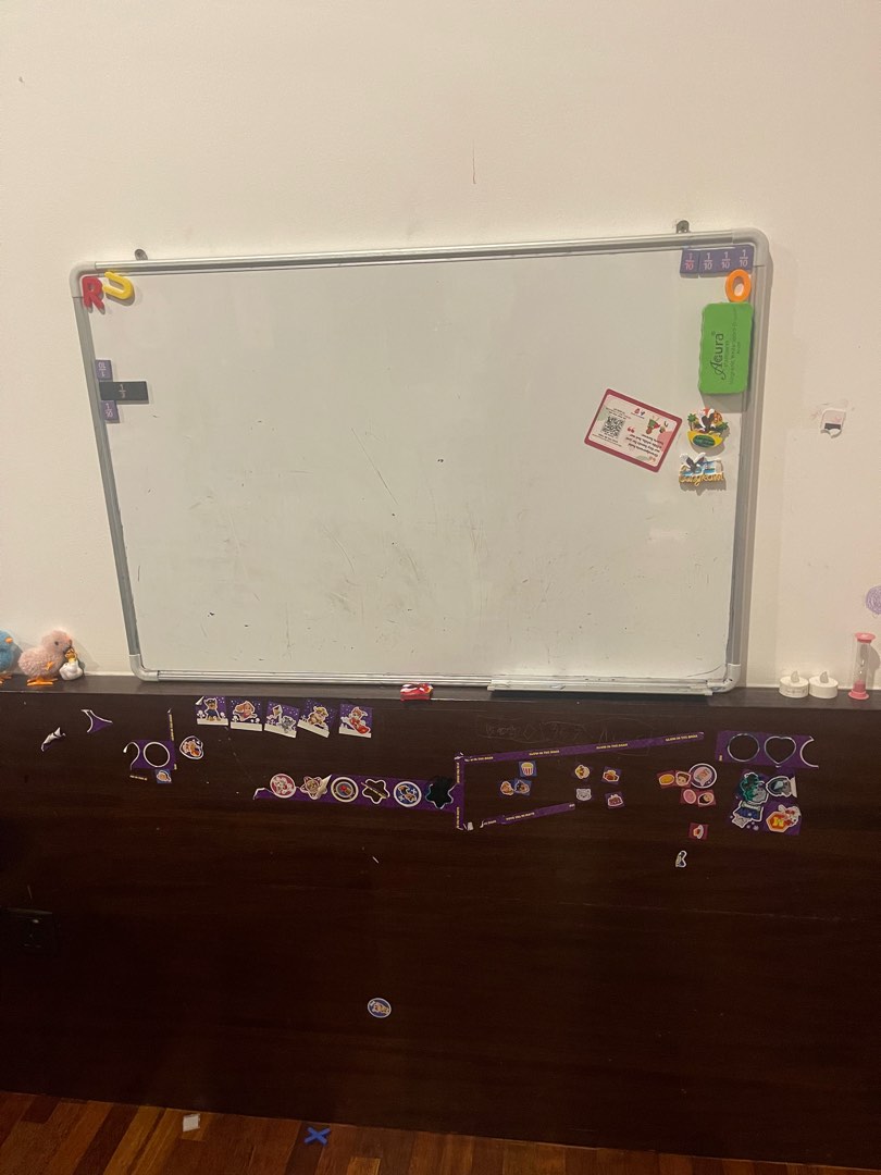 Whiteboard, Babies & Kids, Babies & Kids Fashion on Carousell