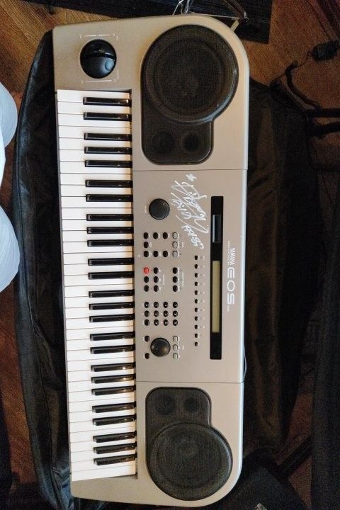 Yamaha EOS B500, Hobbies & Toys, Music & Media, Musical Instruments on ...
