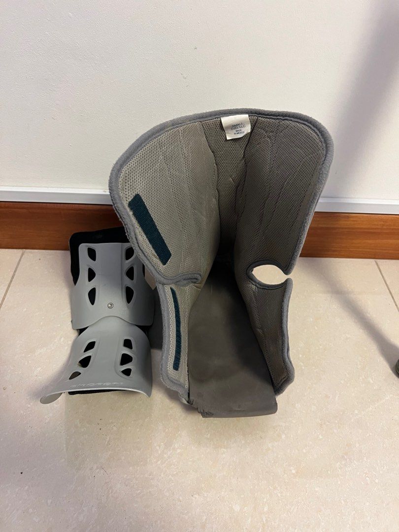 Air cast small size (really last day Aug 24), Health & Nutrition ...