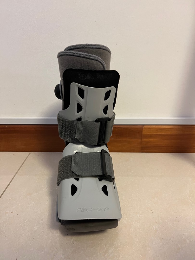 Air cast small size (I disposed), Health & Nutrition, Assistive ...