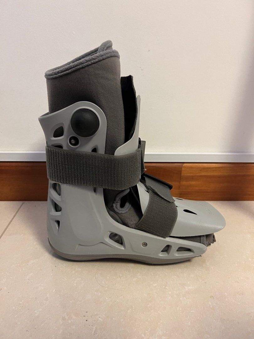 Air cast small size (I disposed), Health & Nutrition, Assistive ...