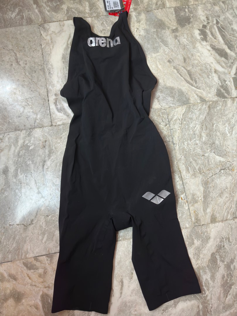 ARENA TECH SUIT on Carousell