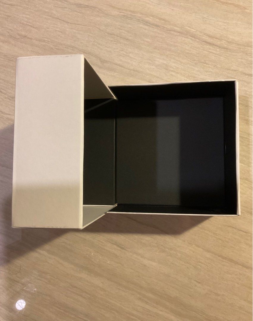 Authentic Loewe Box, 女裝, 飾物及配件, 飾物架、飾物盒、飾物收納盒 - Carousell