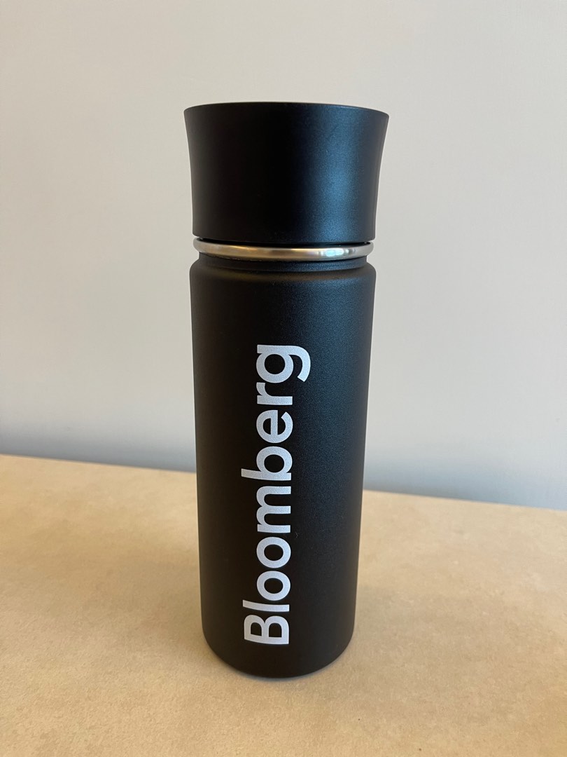 Bloomberg Water Bottle 水樽, 傢俬＆家居, 廚具和餐具, 廚水杯、水壺 - Carousell
