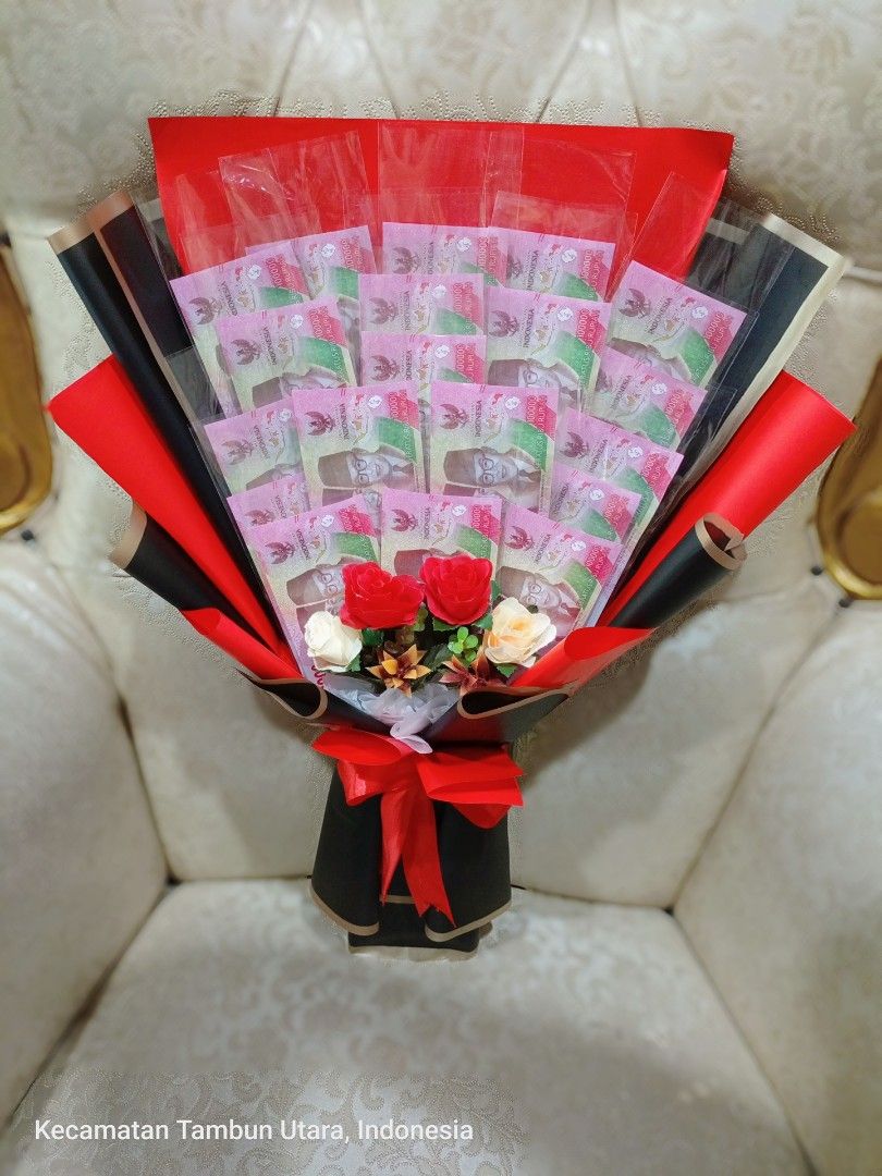 BUKET UANG 20 LEMBAR, Desain & Kerajinan Tangan, Karya Seni di Carousell