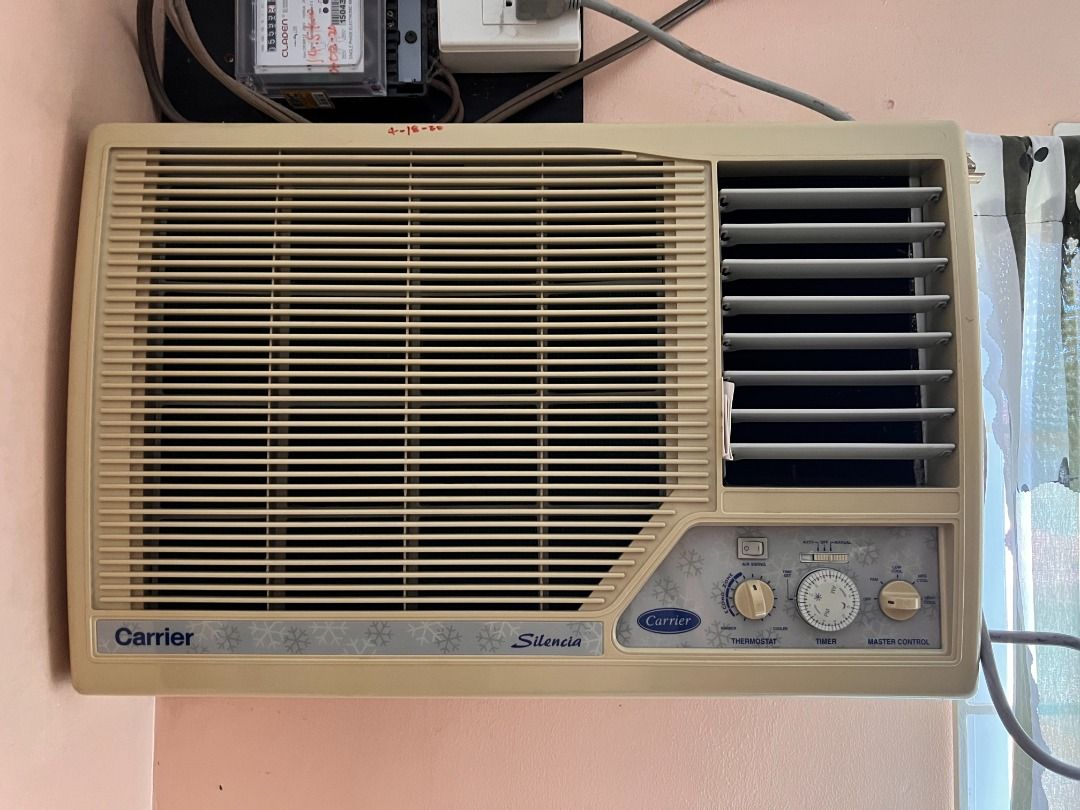 Carrier 1HP non-inverter window type aircon air conditioner, TV & Home ...