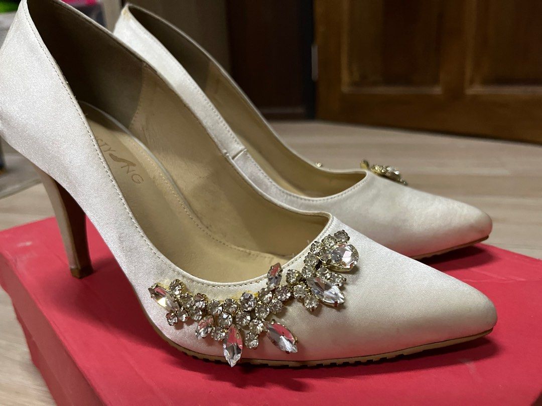 Christy Ng Bridal Shoes Mariko Ivory Custome Made, Women's Fashion ...
