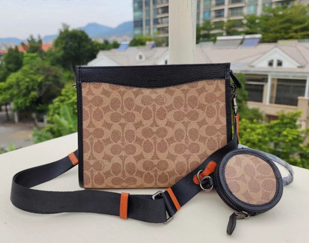 Coach CC088 Hitch Convertible Crossbody with Hybrid Pouch In Signature ...