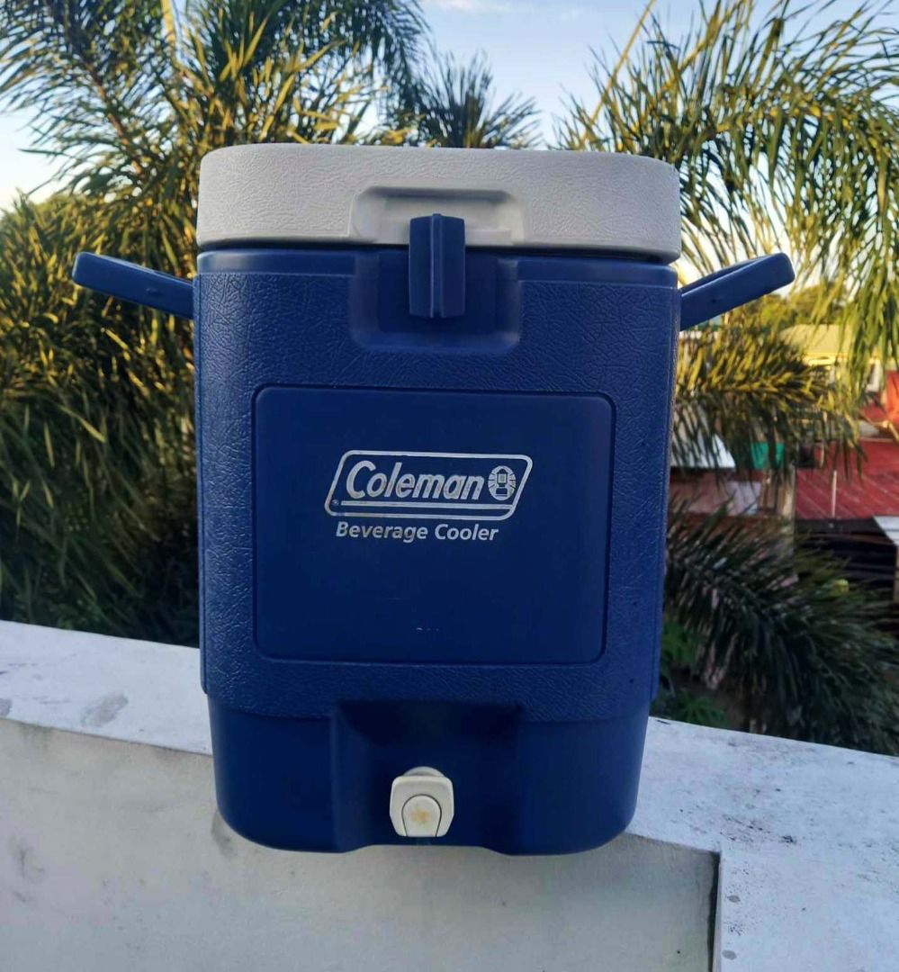 Coleman 5 Gallon Beverage Square Cooler on Carousell