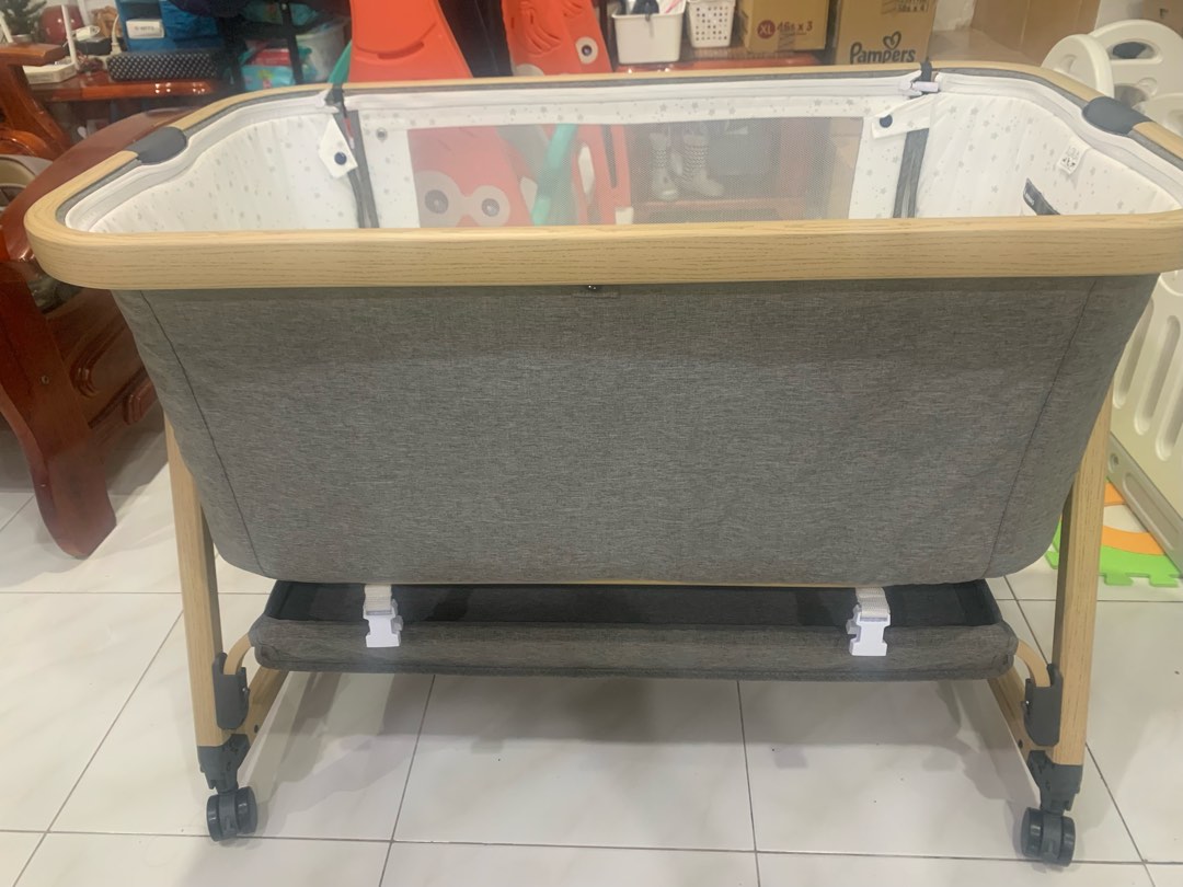 Crib, Babies & Kids, Baby Nursery & Kids Furniture, Cots & Cribs on ...