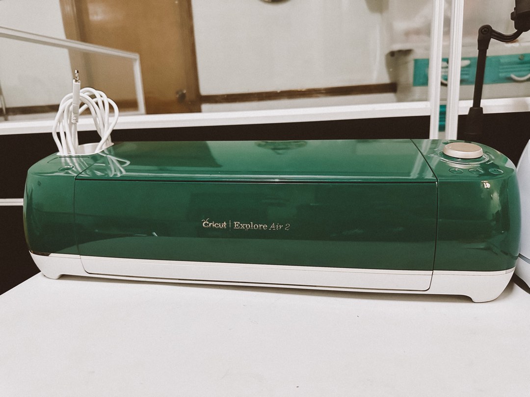 Cricut Explore Air 2 Electronic Cutting Machine, Hobbies & Toys ...