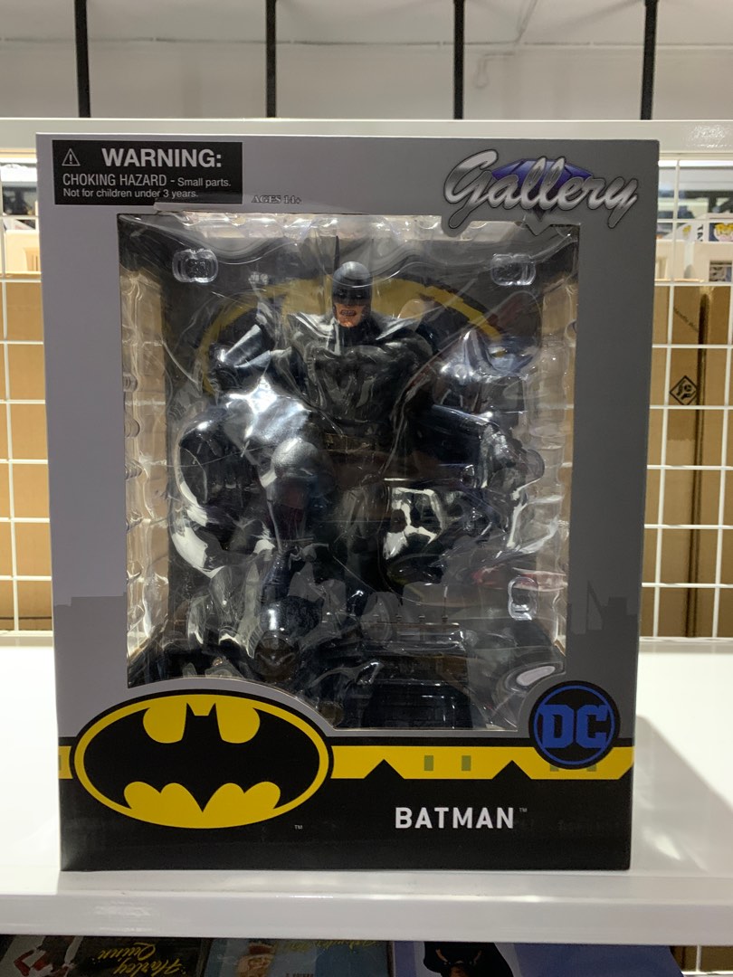 Diamond Select Gallery DC Batman batgirl harley quinn talia al ghul ...