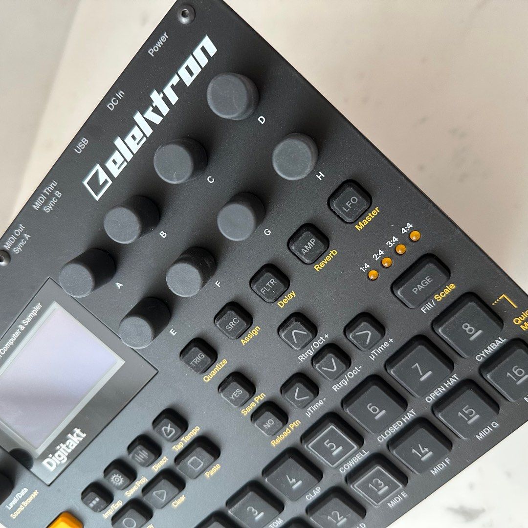 Elektron Digitakt + Stand, Hobbies & Toys, Music & Media, Musical ...