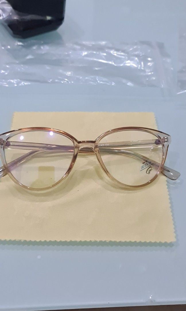 Frame kaca mata kaca normal . Masih baru . Warna soft caramel ., Olshop ...