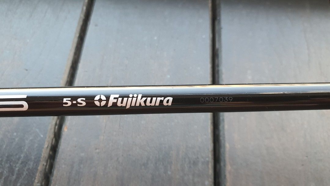 Fujikura Ventus Black Velocore 5S, Sports Equipment, Sports & Games, Golf on Carousell