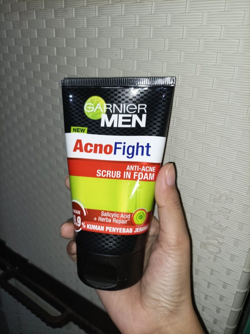 Garnier men acno fight facial foam 100ml, Kesehatan & Kecantikan, Kulit ...