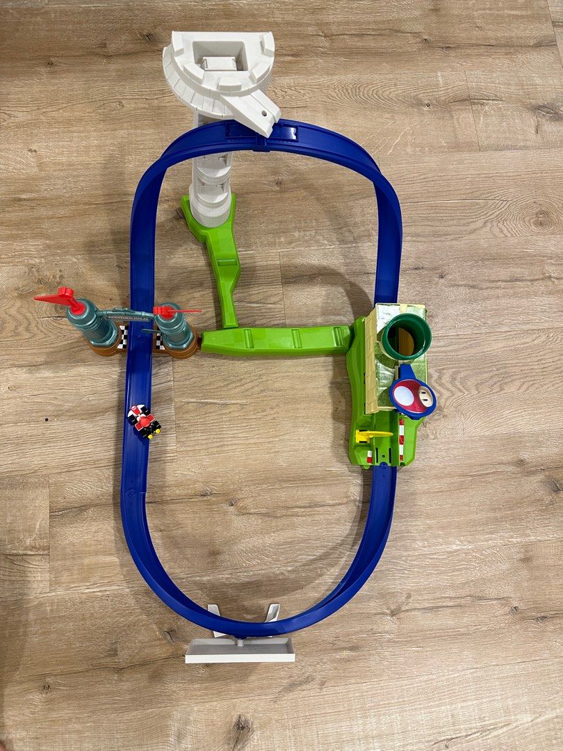Hot Wheels Mario Track, Hobbies & Toys, Toys & Games on Carousell