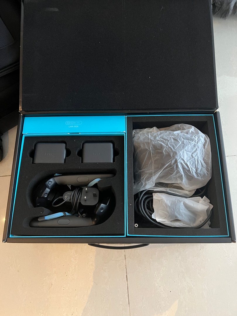 HTC Vive VR full set, Video Gaming, Gaming Accessories, Virtual Reality ...