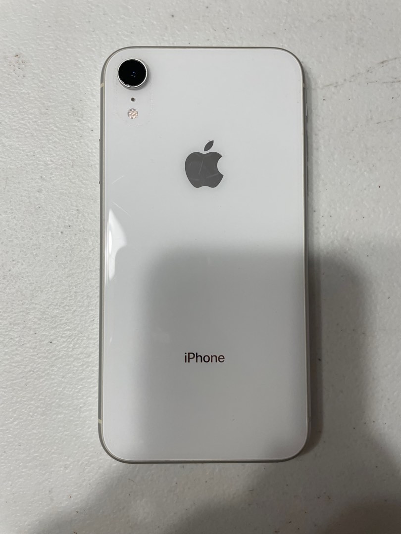 iPhone XR White 64GB Globe Locked on Carousell