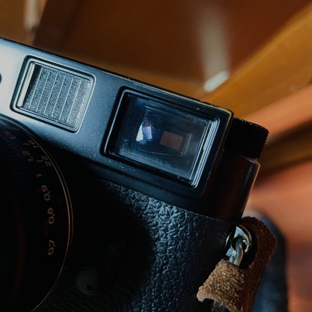 Leica M2 with Carl Zeiss 35mm f2.8 Biogon lens, Photography, Cameras on Carousell