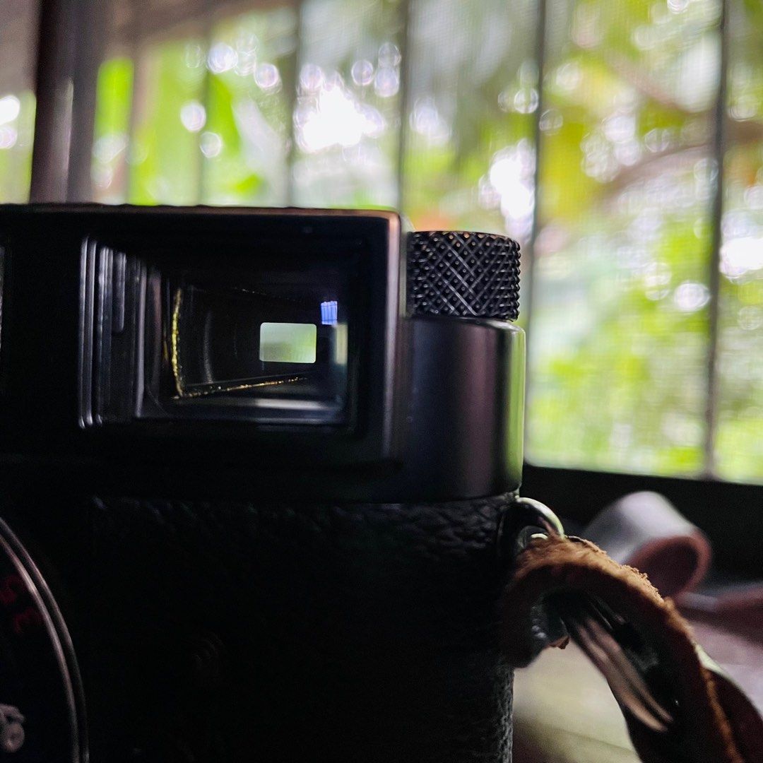 Leica M2 with Carl Zeiss 35mm f2.8 Biogon lens, Photography, Cameras on Carousell