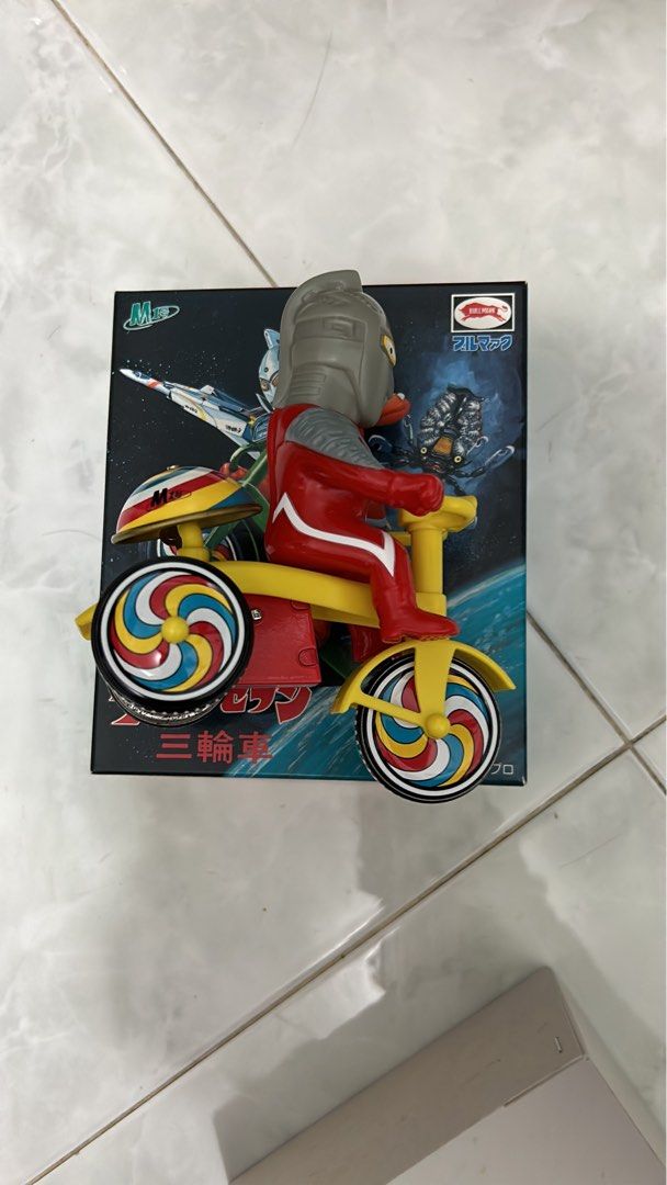 M1 Bullmark tricycle ultra seven vintage OG sofubi POPMART hxs Bandai Ultraman, Hobbies & Toys ...