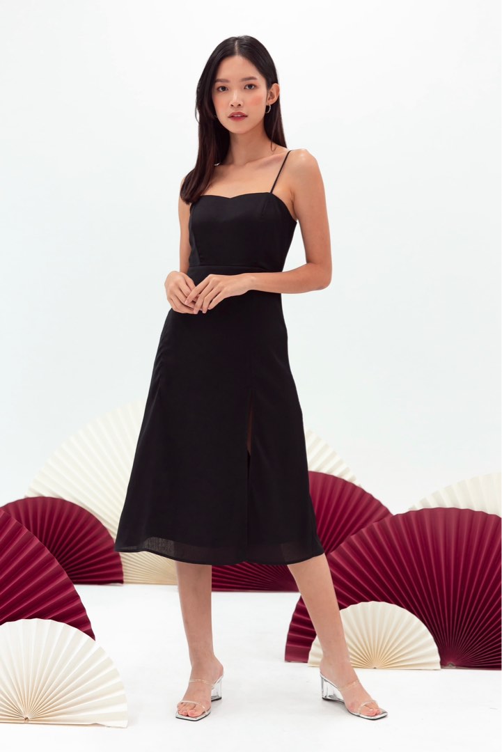Mikayla Shelda Midi Dress in Black, Women's Fashion, Dresses & Sets ...