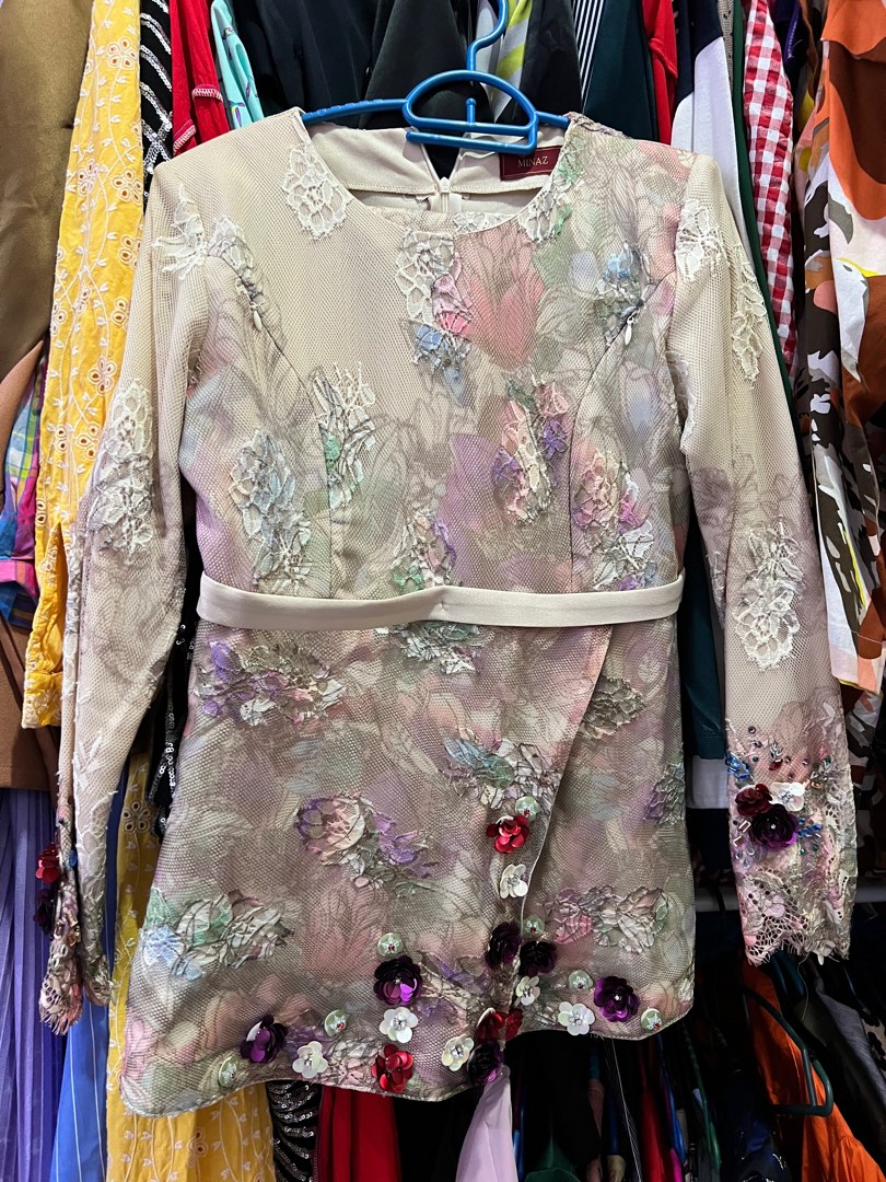 Minaz Luxe Raya, Women's Fashion, Muslimah Fashion, Baju Kurung & sets ...