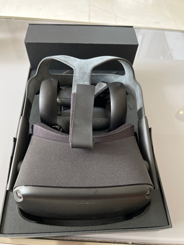 Oculus quest full set, Computers & Tech, Parts & Accessories, Other ...