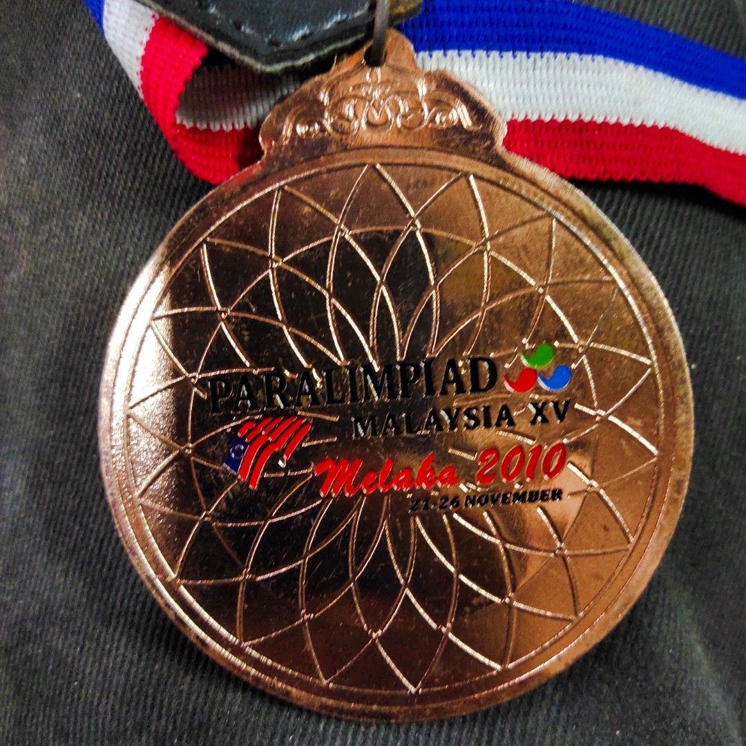 Pingat sukan Paralimpiad Malaysia XV (Melaka) 2010 #PKK, Hobbies & Toys ...