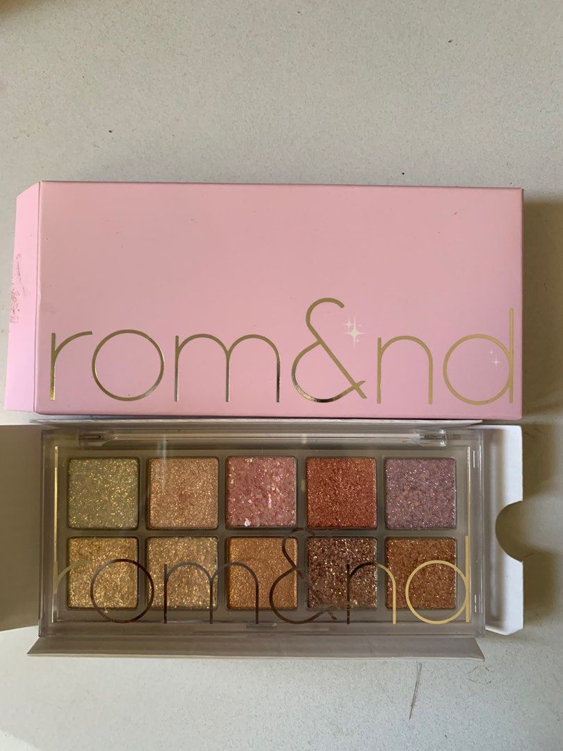 Romand eyeshadow palette light & glitter on Carousell