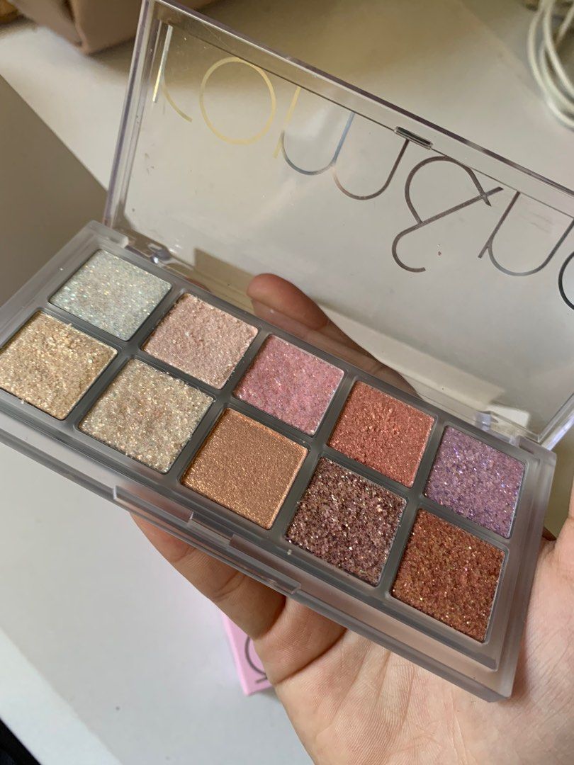 Romand eyeshadow palette light & glitter on Carousell