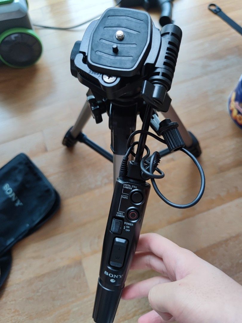 Sony VCT-D680RM Tripod with remote control, Photography, Photography ...