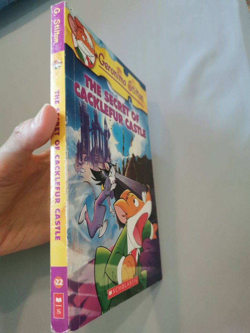 The Secret of Cacklefur Castle Geronimo Stilton Book, Hobbies & Toys ...
