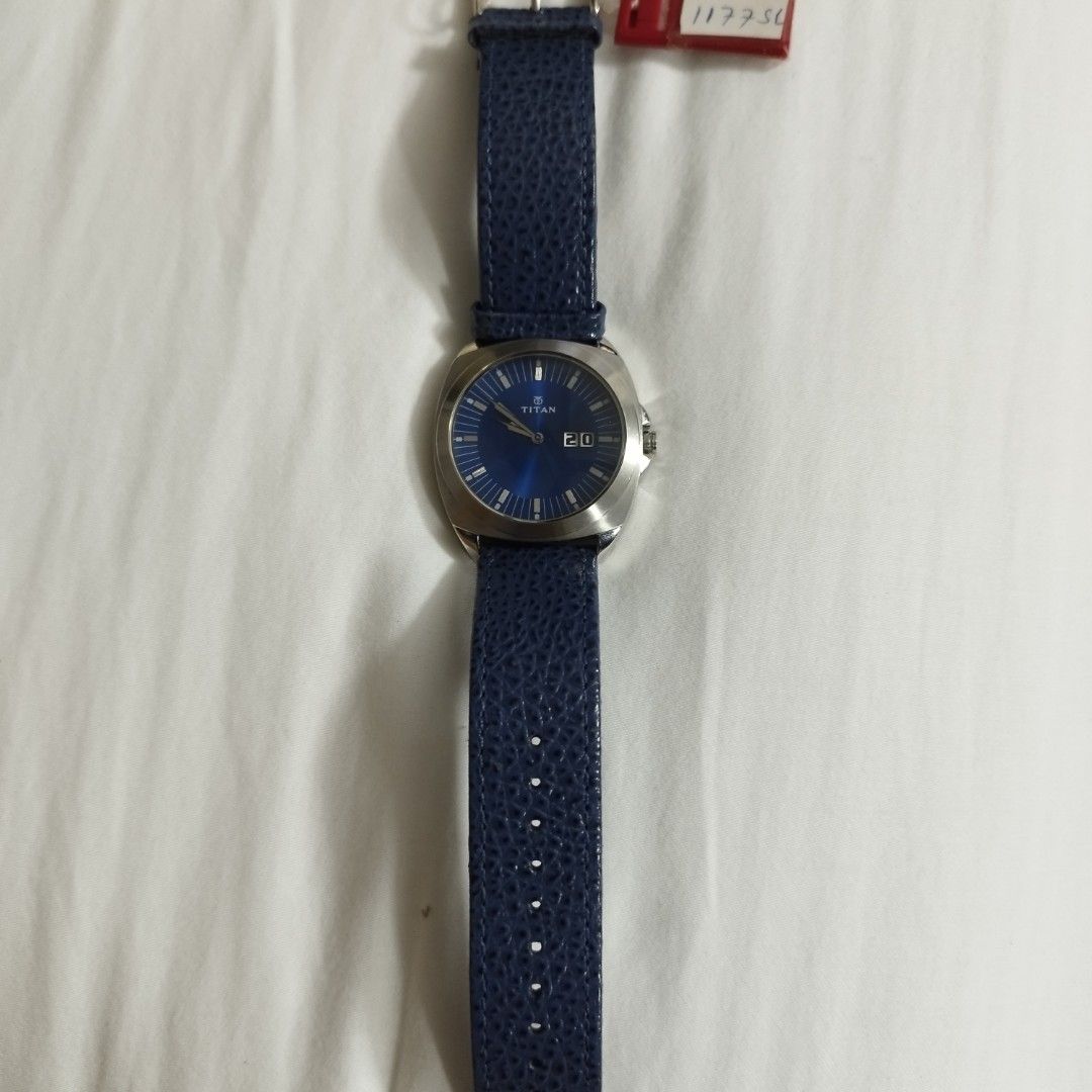 Titan retro design watch, Men's Fashion, Watches & Accessories, Watches ...