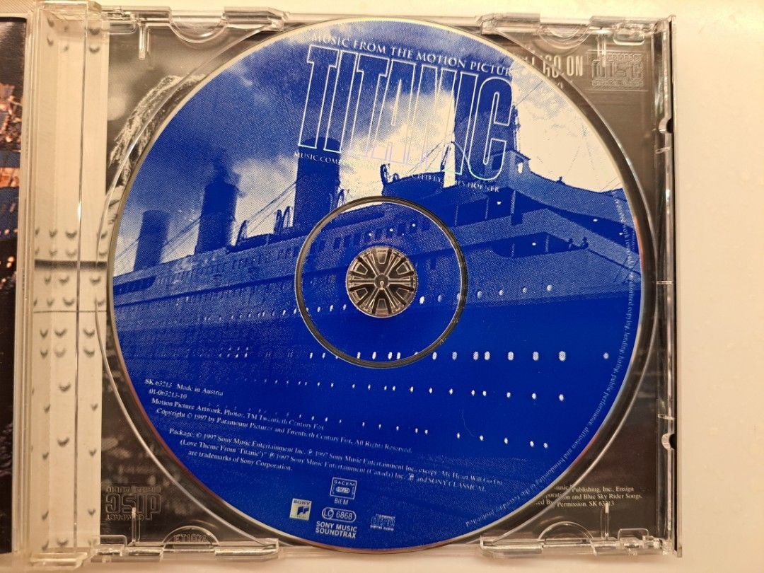Titanic - soundtrack. 1997 Sony Music. Made in Austria, Hobbies & Toys, Music & Media, CDs ...