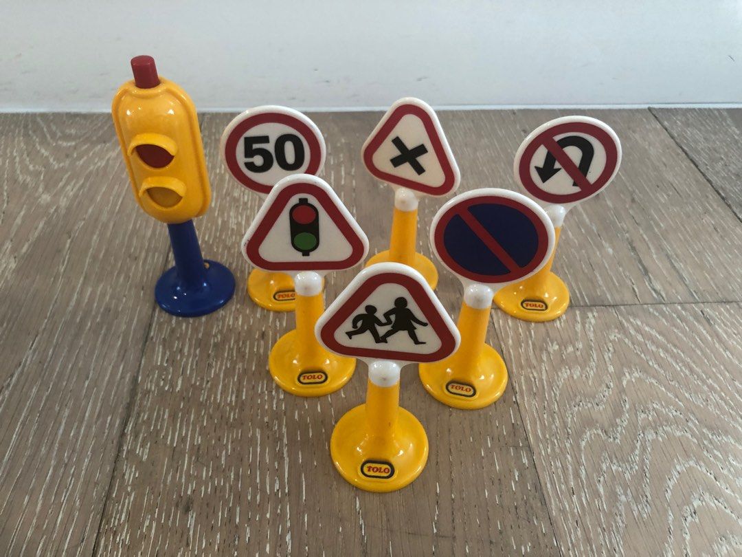 TOLO Road Signs, 兒童＆孕婦用品, 嬰兒玩具 - Carousell
