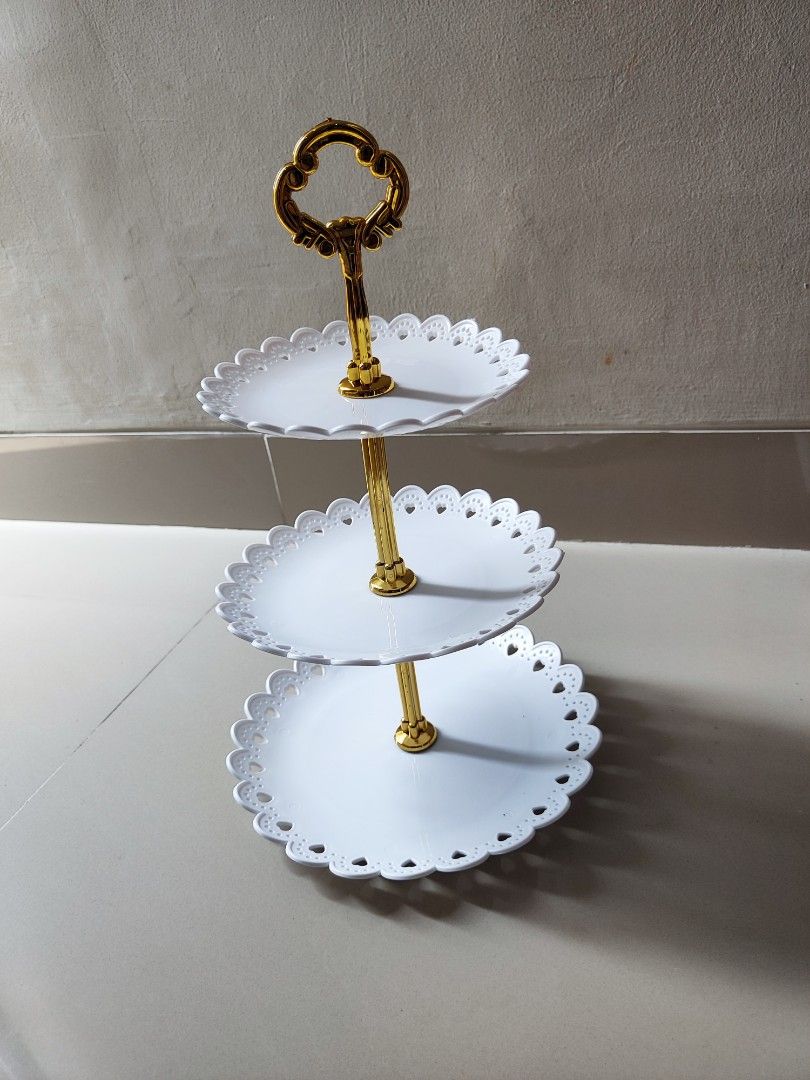 Tray susun tempat kue susun cupcake dekorasi ultah, Desain & Kerajinan ...