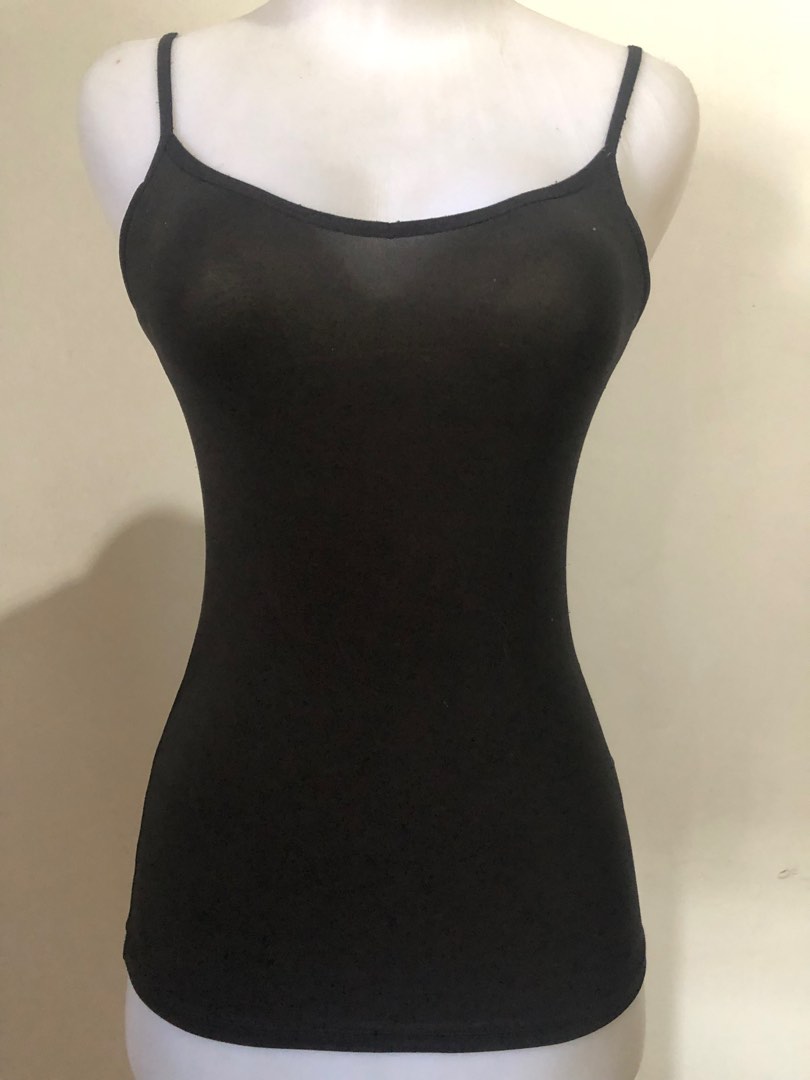 Uniqlo airism tank top/ kamiso on Carousell