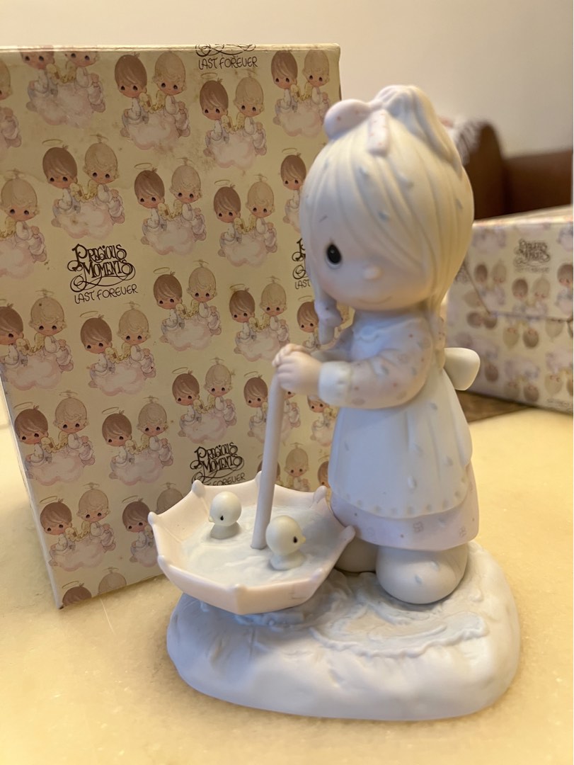 Vintage Precious Moments Figurine- Like Love Reign, Hobbies & Toys ...