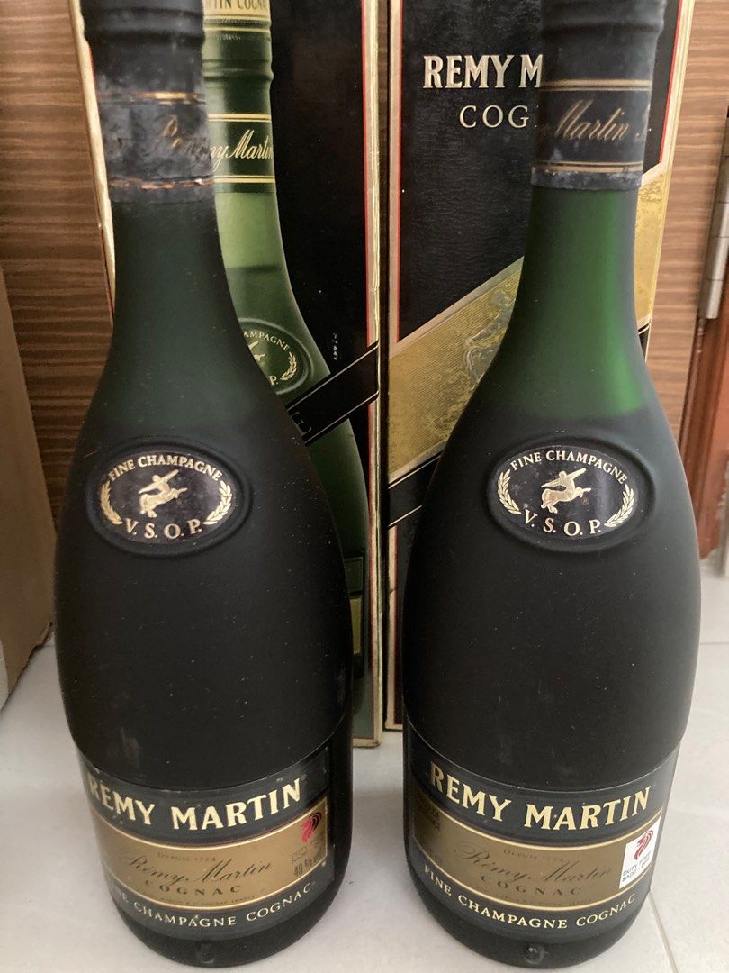 Vintage Remy Martin VSOP Fine Champagne Cognac, Food & Drinks, Alcoholic Beverages on Carousell