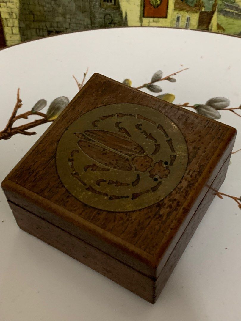 Vintage small Square Wooden Box With brass inlay In The Middle, Hobbies ...