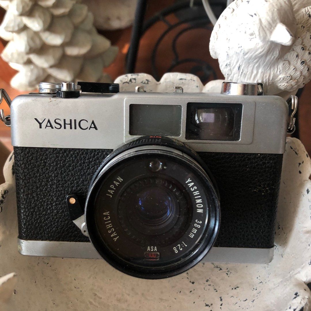 Vintage Yashica 35-ME Camera, Photography, Cameras on Carousell