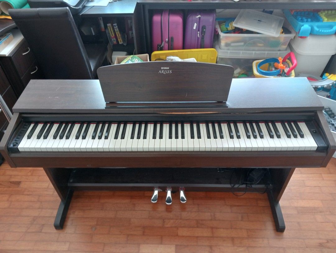 Yamaha YDP-140 digital keyboard, Hobbies & Toys, Music & Media, Musical ...