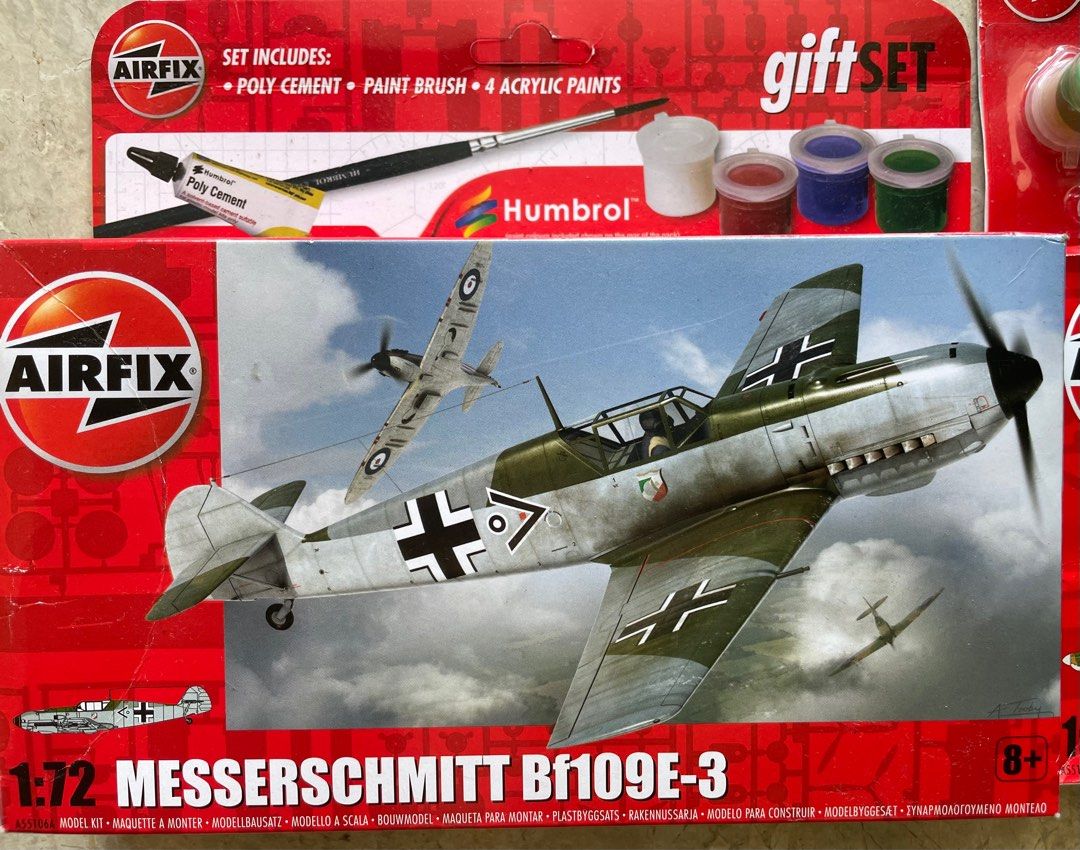 Airfix 1:72 Starter Set - WWII Battle of Britain set - Supermarine Spitfire MK1a & Messerschmitt ...
