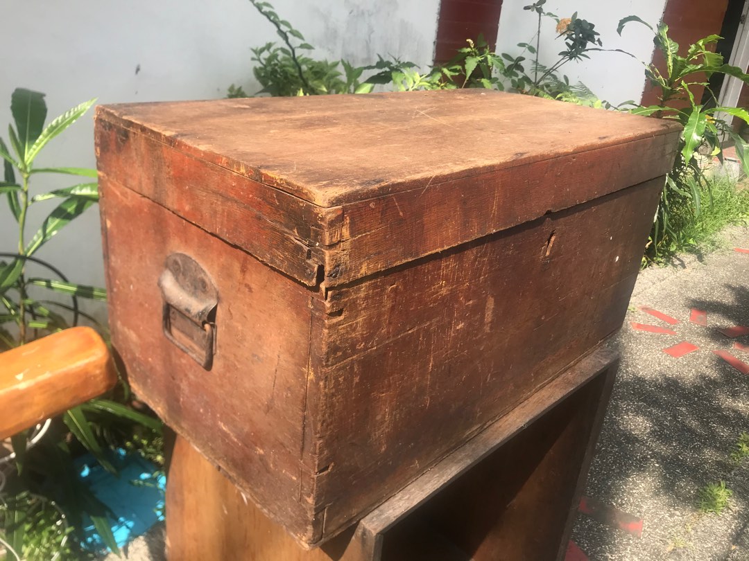 Antique Narra Baul wood, Hobbies & Toys, Memorabilia & Collectibles ...