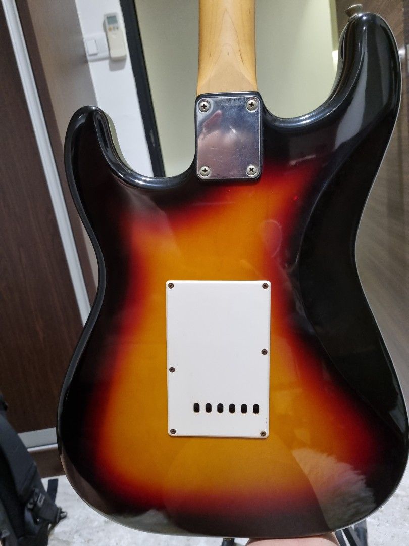 Bacchus BST-1 Stratocaster Guitar, Hobbies & Toys, Music & Media ...