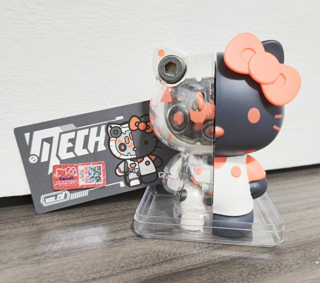 Both of 4 $25, Authentic Sanrio Hello Kitty blind box, Hobbies & Toys ...